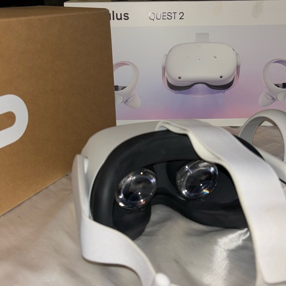 Oculus | VR, AR & Accessories | Oculus Quest 2 256 Gb | Poshmark